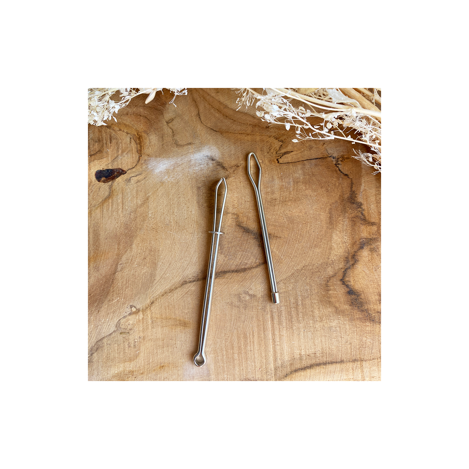 Lace-up needle and tweezer